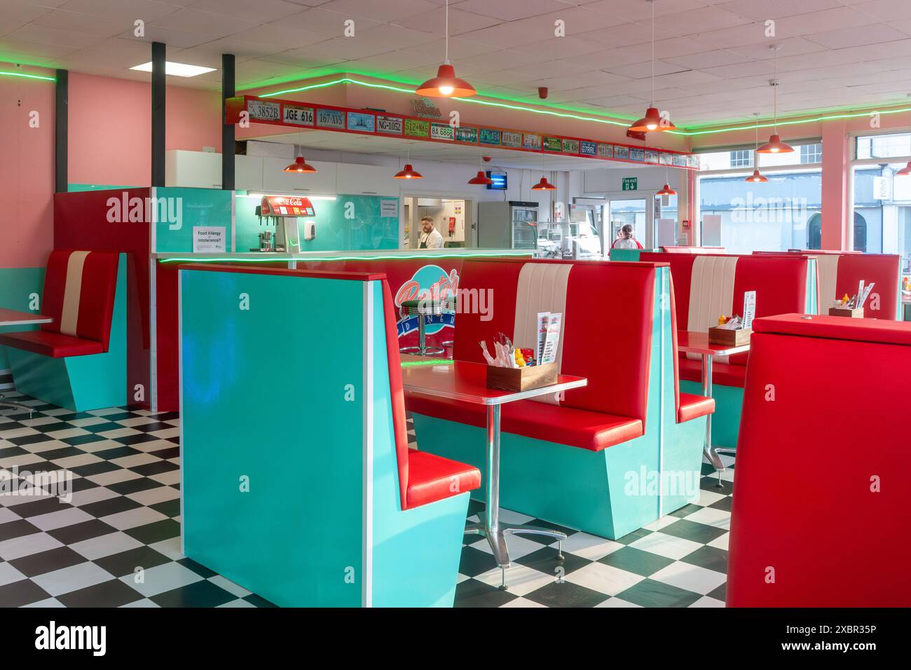 American diner 1950s hi-res stock photography and images - Alamy