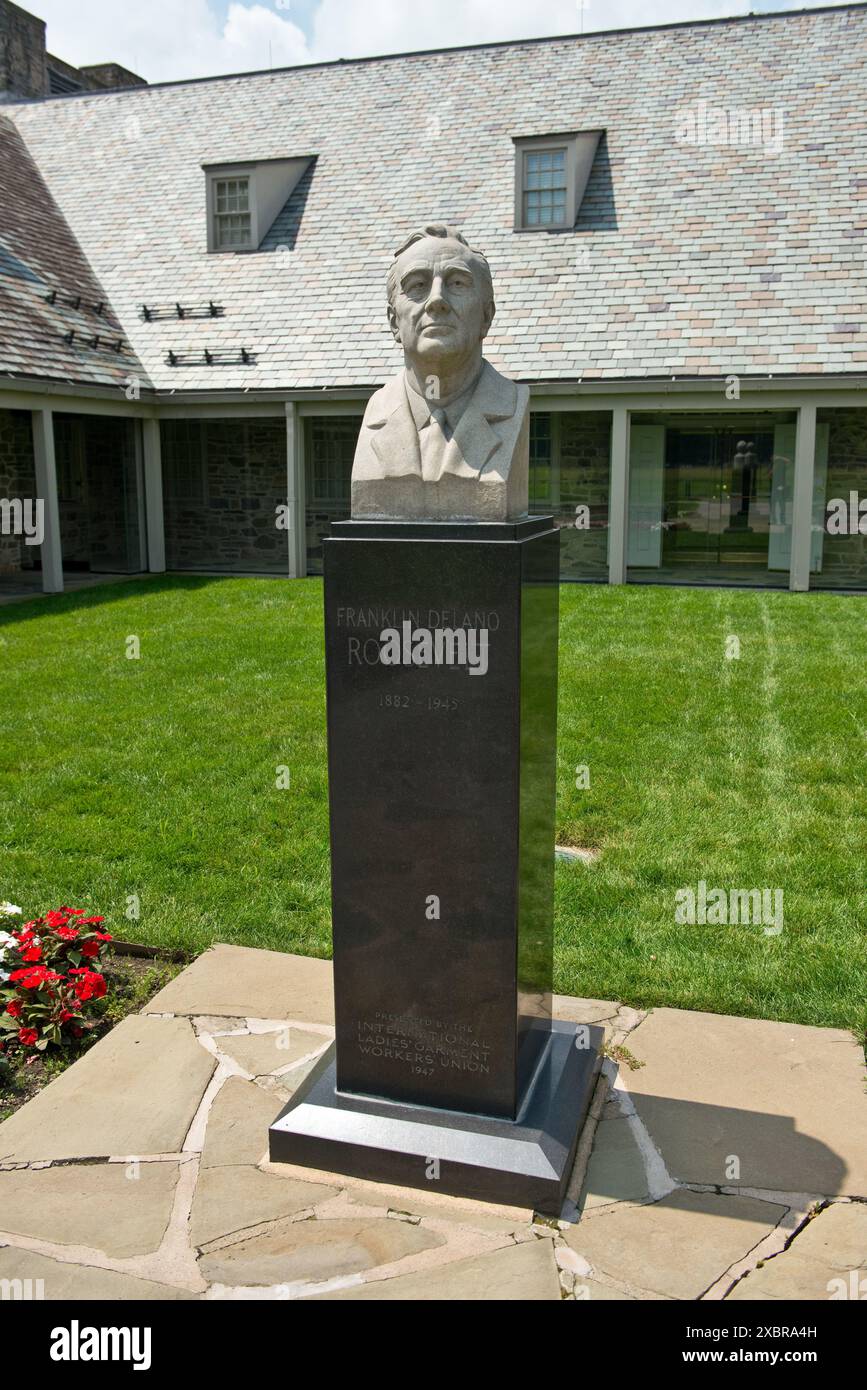 Sculpture head of President Roosevelt. Home of Franklin D. Roosevelt ...