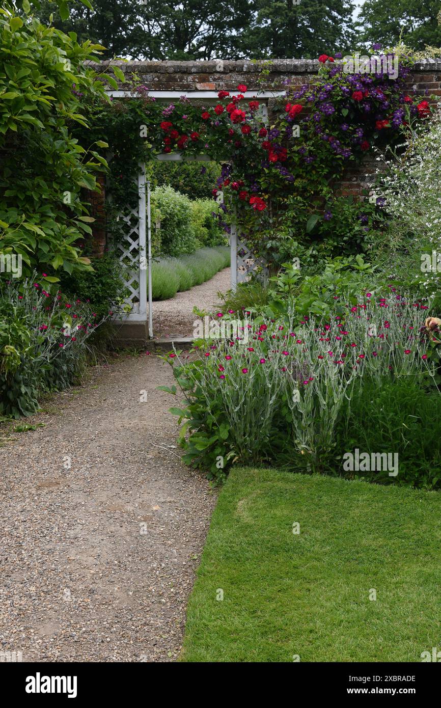Rose garden gate entrance Stock Photo - Alamy