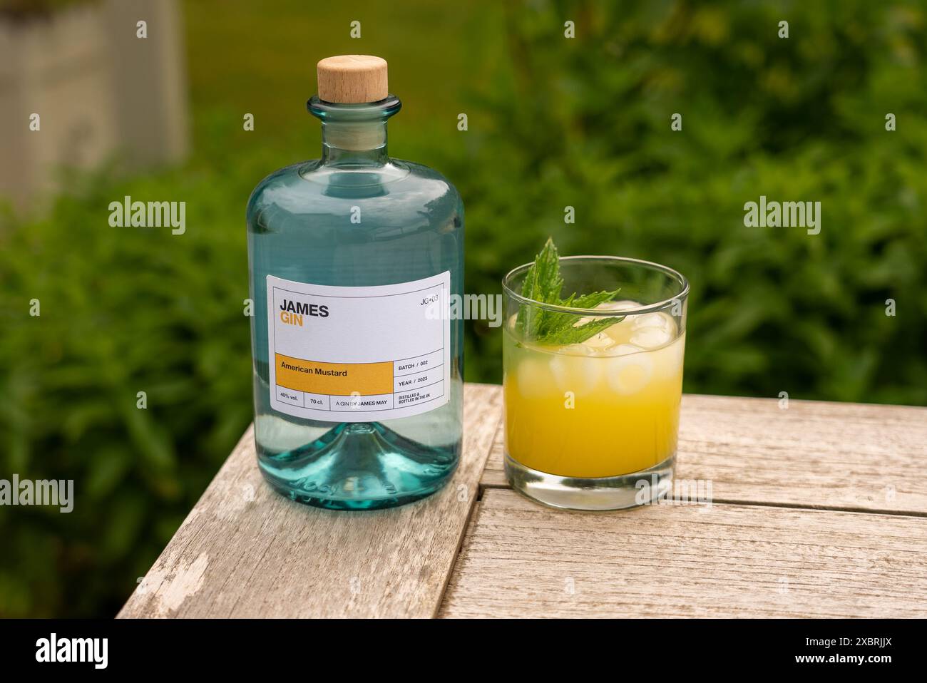 James gin hi-res stock photography and images - Alamy
