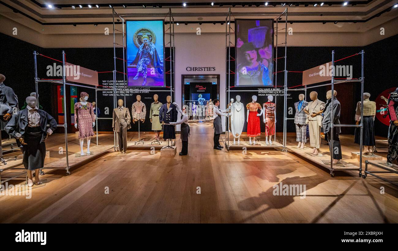 Vivienne westwood fashion 1983 hi-res stock photography and images - Alamy