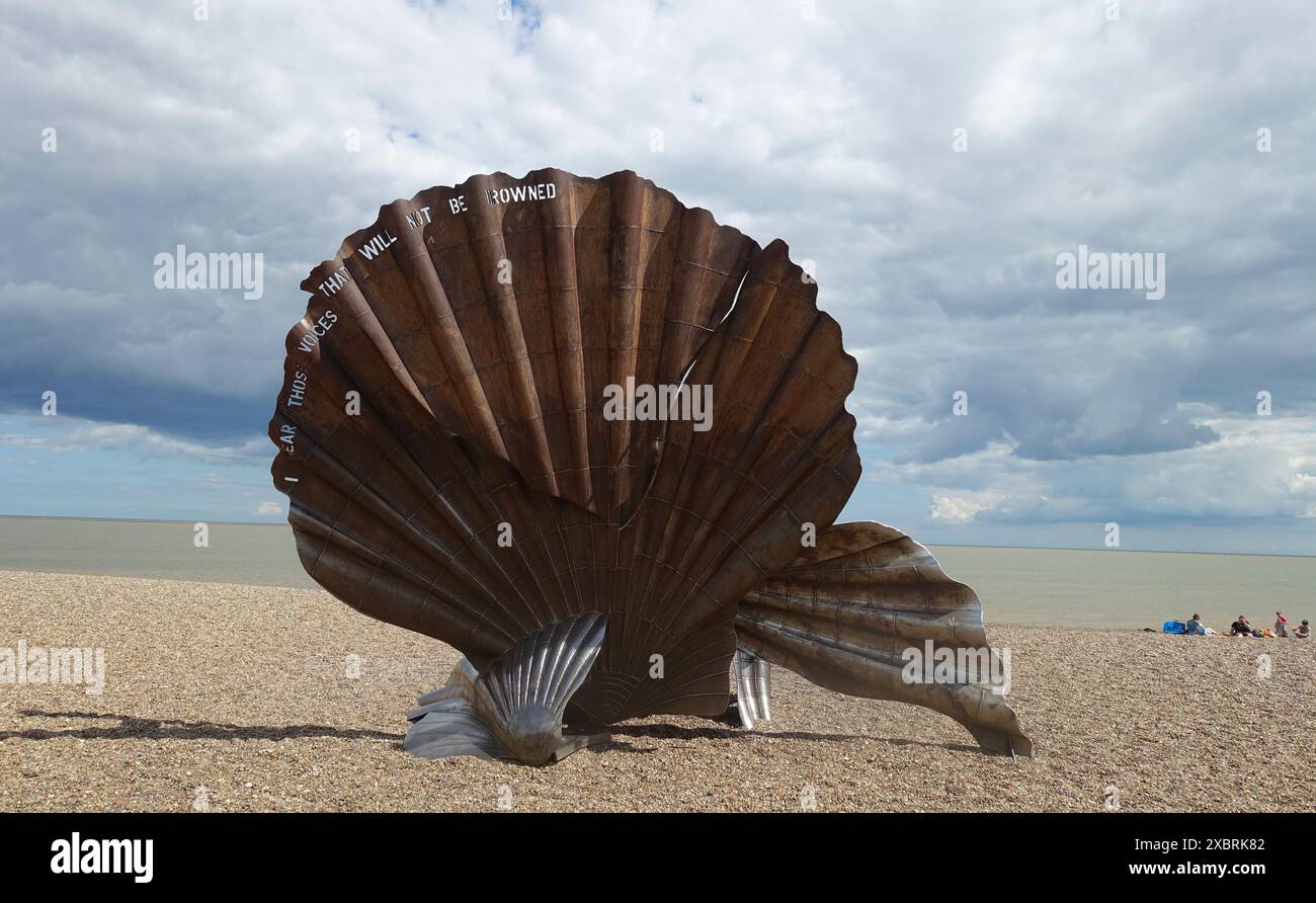 Scallop shell on the beach Suffolk England Stock Photo - Alamy
