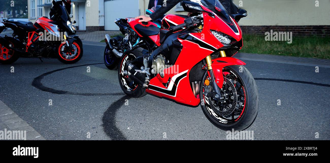 motorcycle, bravado, madness on the road, ride, rubber, road, no limit ...