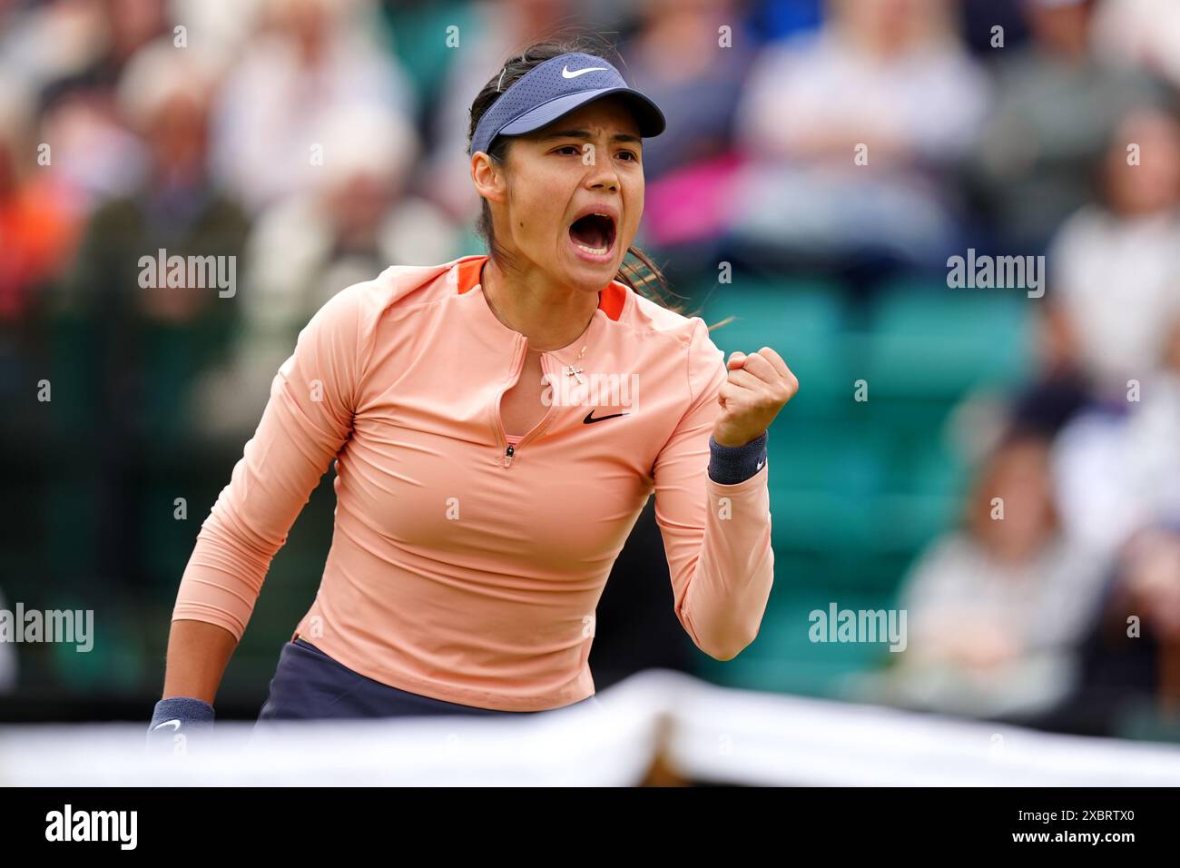 Emma Raducanu celebrates winning the first set against Daria Snigur on ...