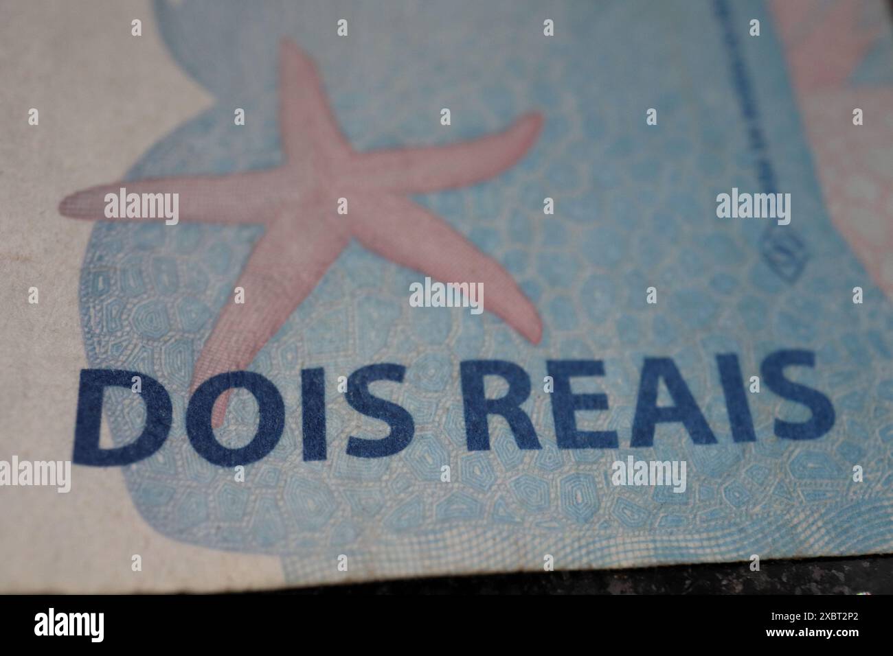 Brazilian 100 real bill hi-res stock photography and images - Alamy