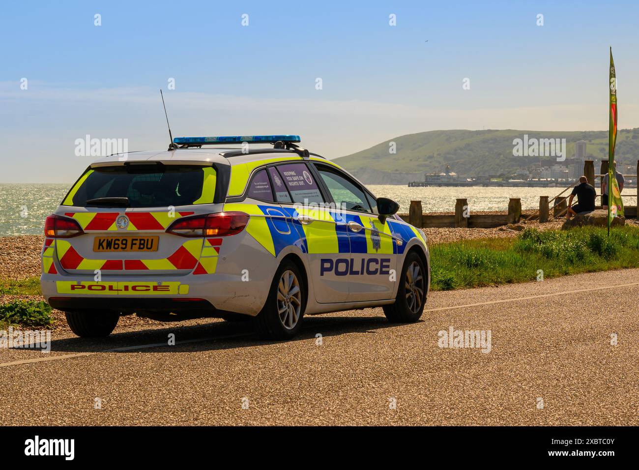 Sussex police car on eastbourne beach hi-res stock photography and ...