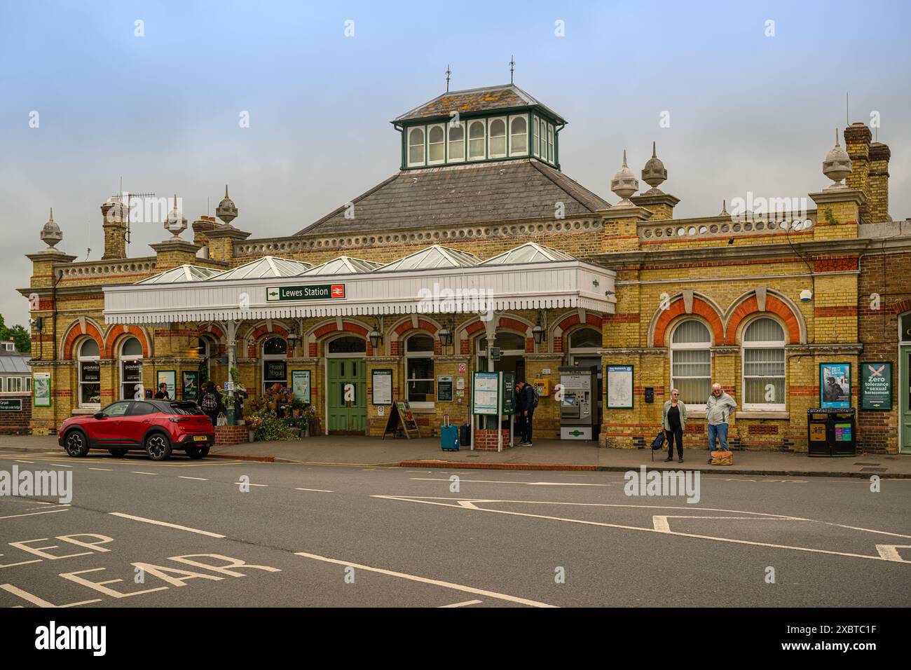 Lewes Railway Station, Lewes, East Sussex, England Stock Photo - Alamy