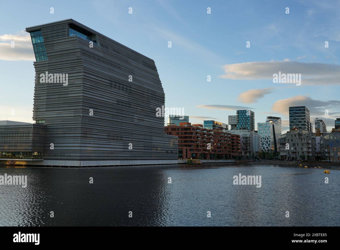 Glass facade oslo opera house hi-res stock photography and images - Alamy