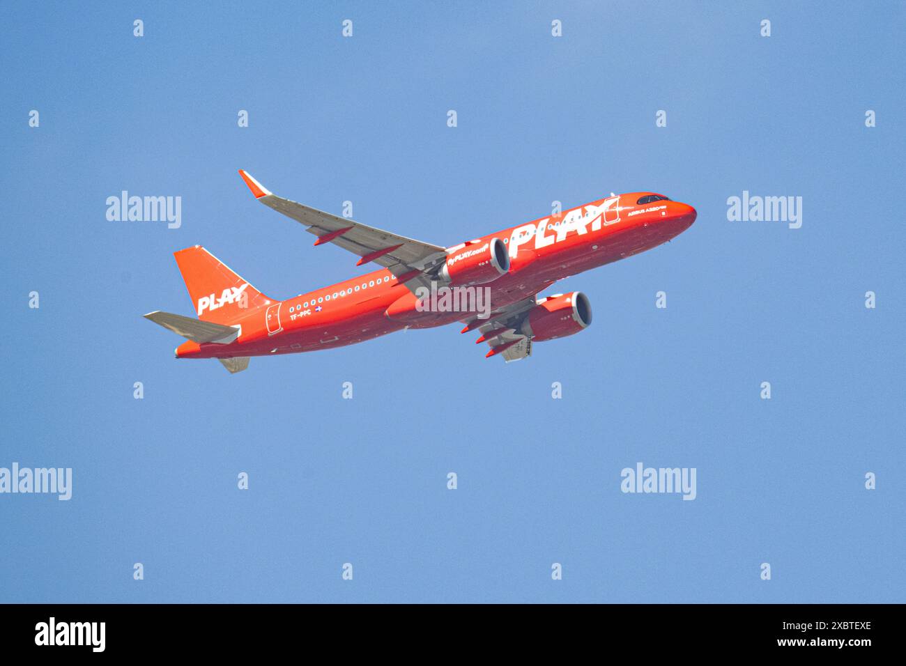 Airbus A321neo,Fly Play hf. (styled as PLAY) is an Icelandic low-cost ...