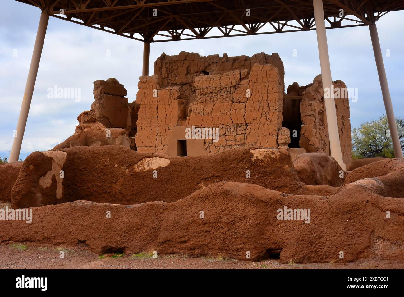 Ancient Casa Grande Ruins National Monument of the Pre-columbian ...