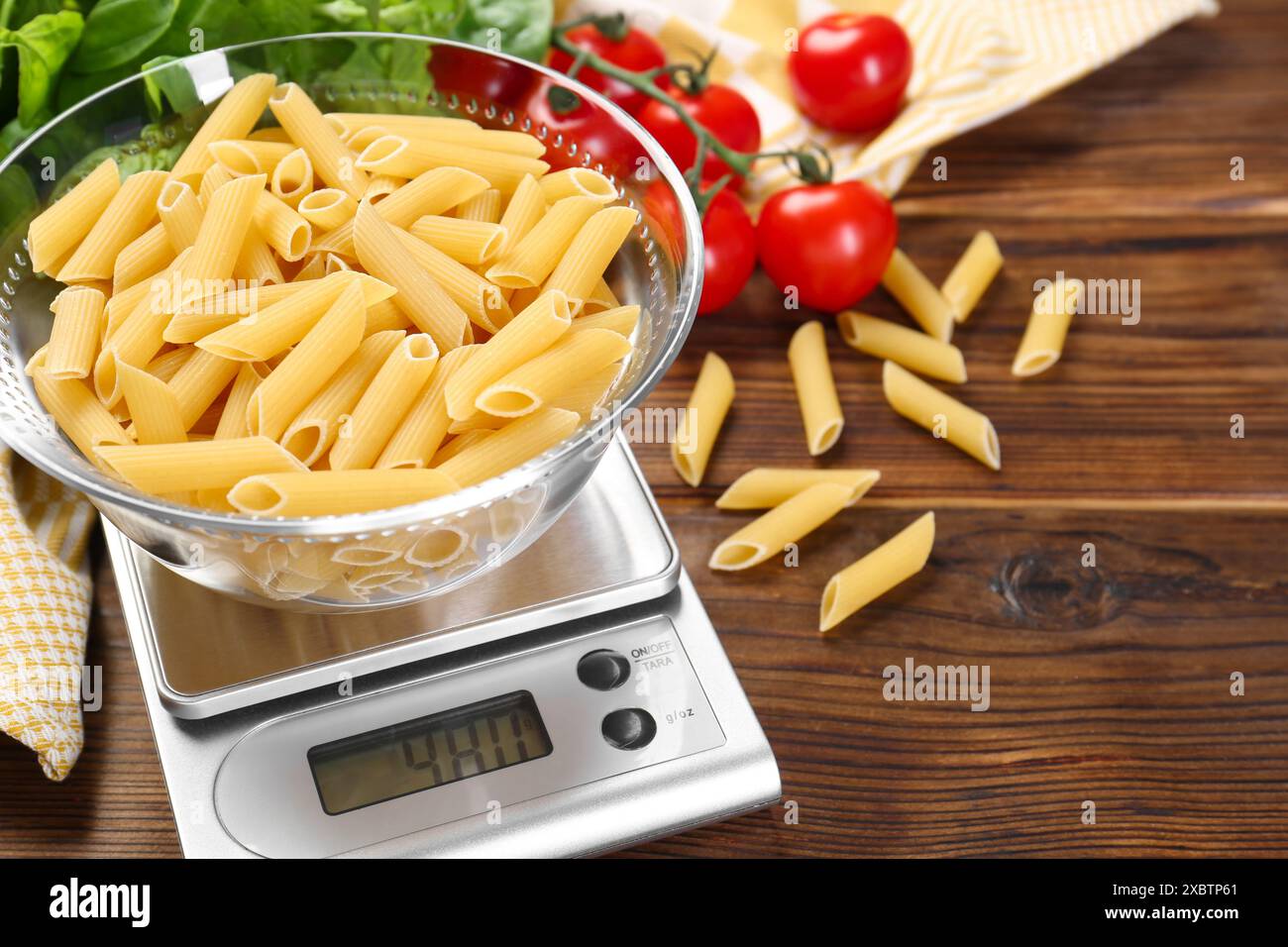 Digital scale vegetable hi-res stock photography and images - Alamy