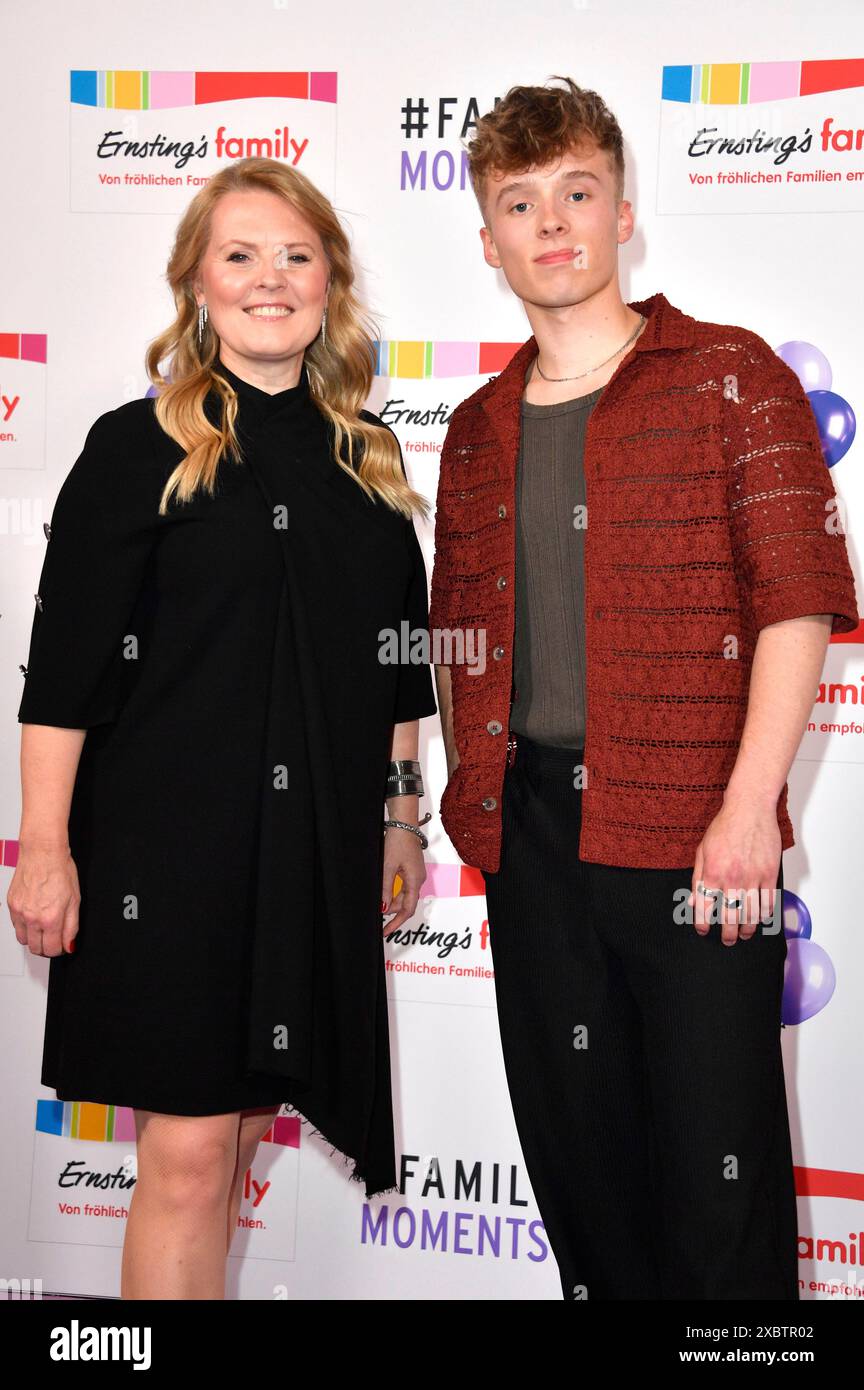 Patricia Kelly mit Sohn Iggi Kelly bei der Ernsting's Family Fashion ...
