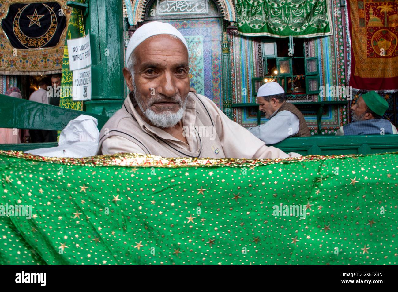 Saint kabir hi-res stock photography and images - Alamy
