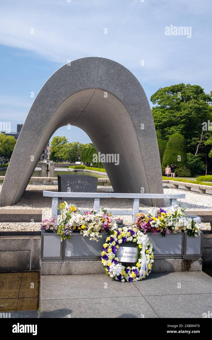 Cenotaph Memorial for victims of the Atomic Bomb in the Peace Memorial ...