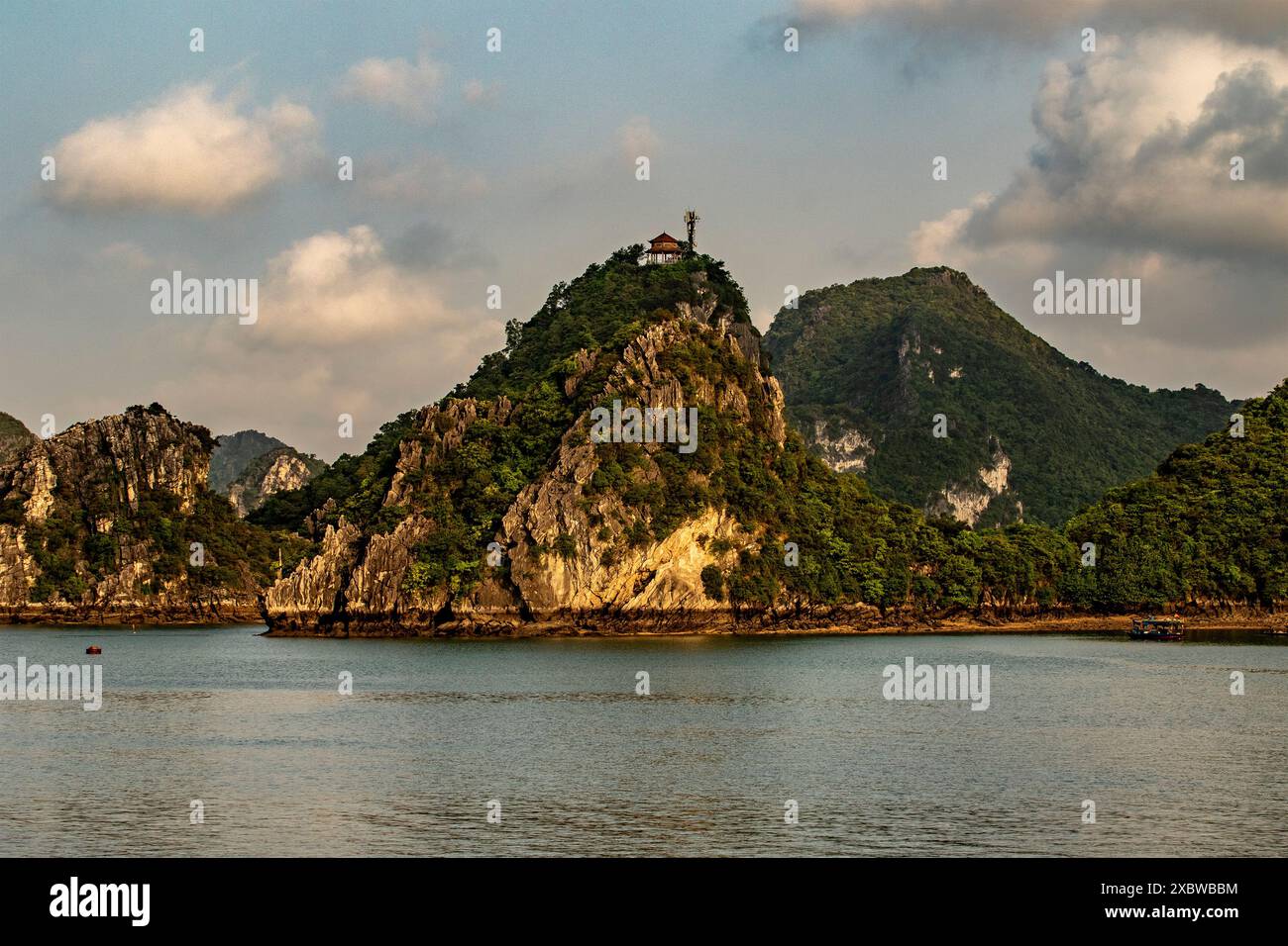 Stunning Ti Top Island in heart of the Alluring Long Bay, Vietnam ...