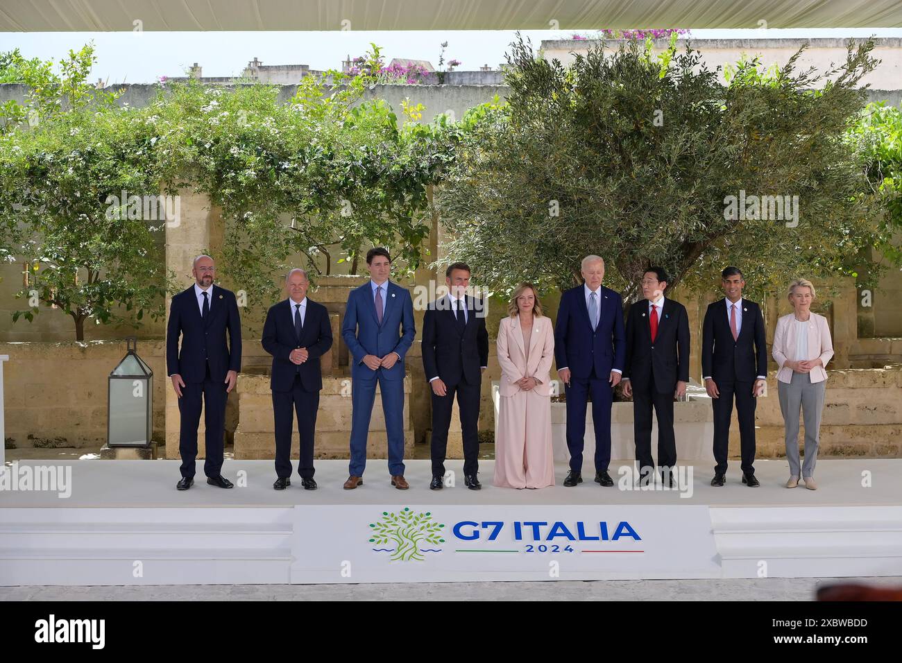 Family photo of the G7 Heads of State. Prime Minister Georgia Meloni ...
