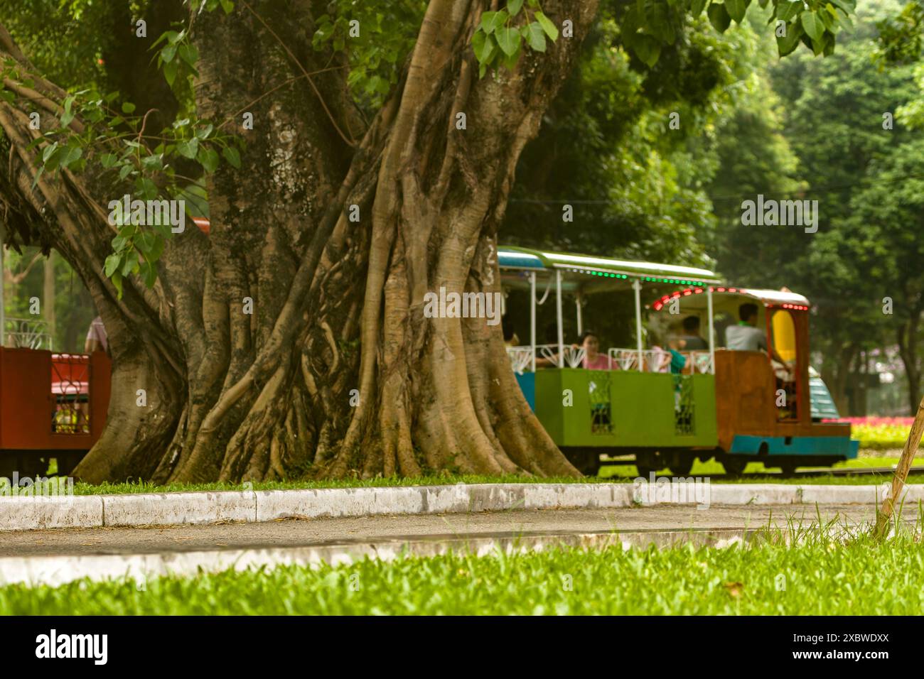 Not to be missed superb Thong Nhat Park (LeninPark), Hanoi Old Town ...