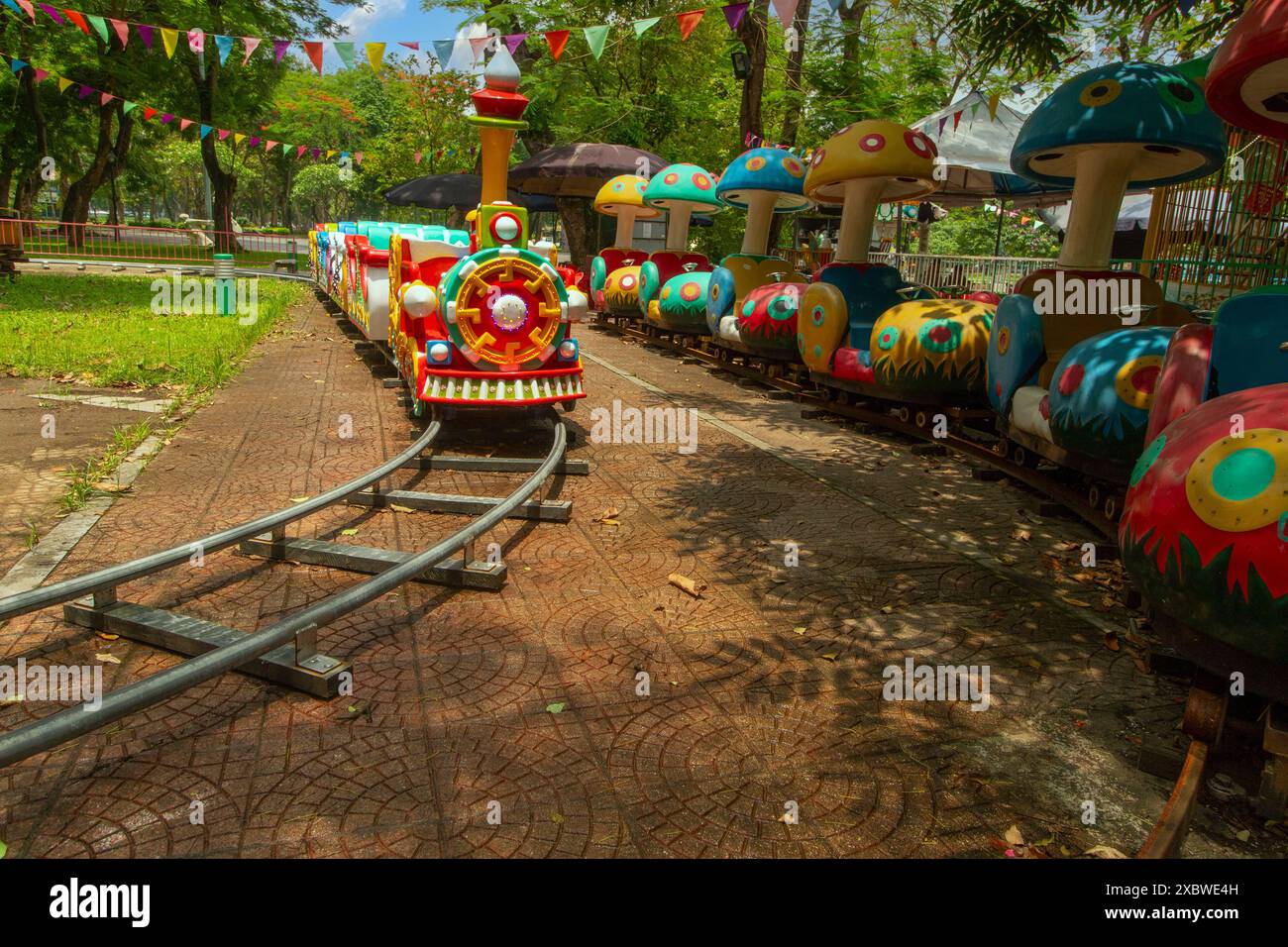 Not to be missed superb Thong Nhat Park (LeninPark), Hanoi Old Town ...