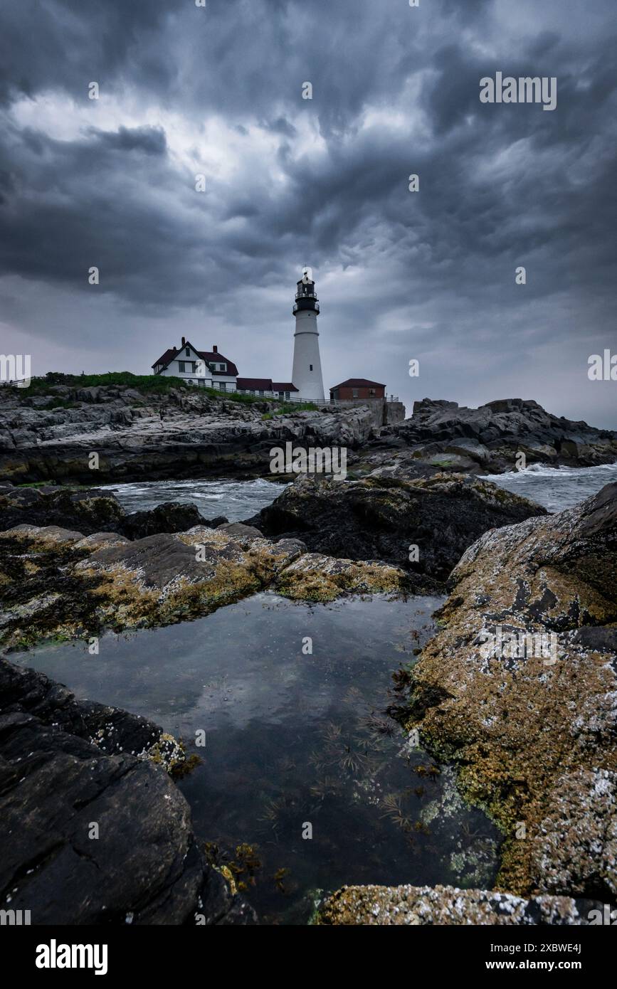 Portland lighthouse storm hi-res stock photography and images - Alamy