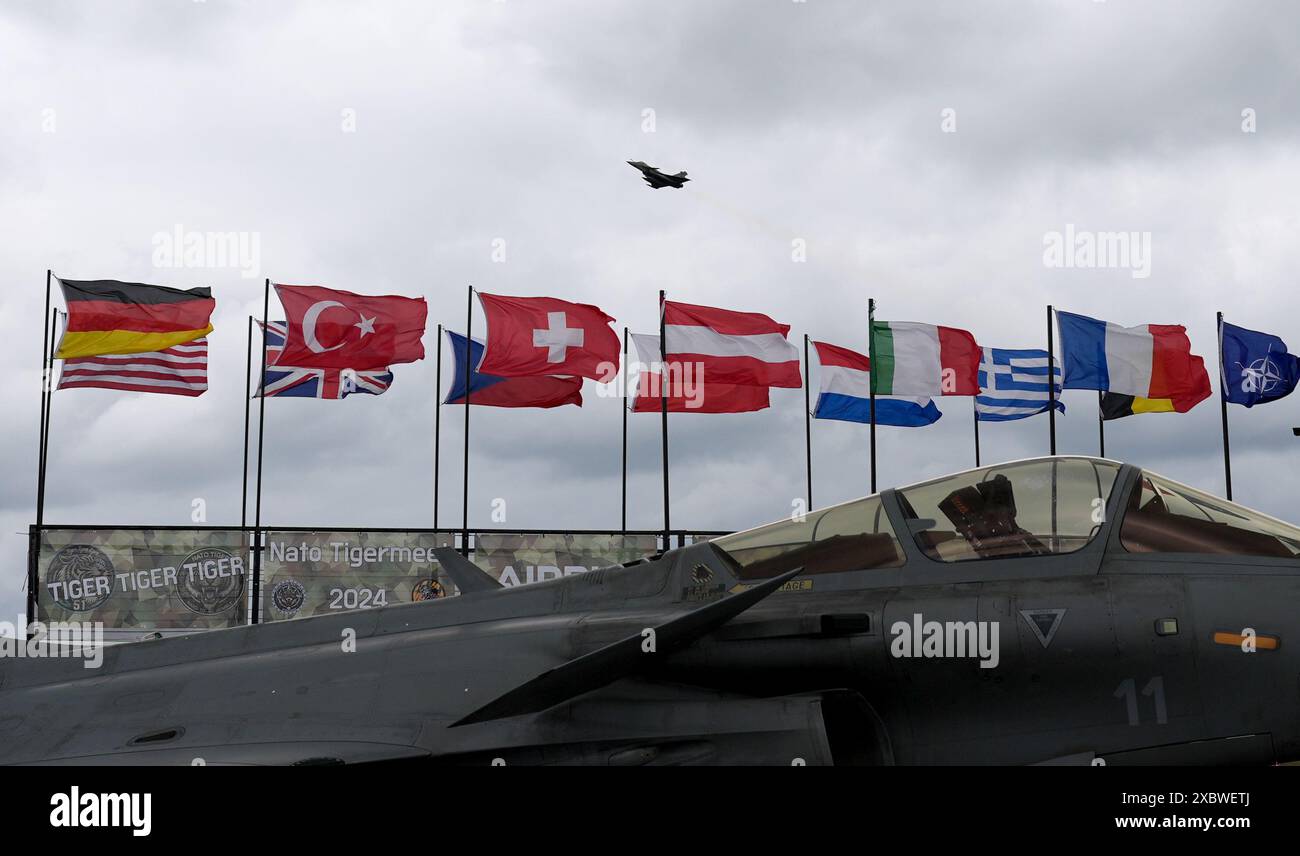 Nato soldiers flags hi-res stock photography and images - Alamy