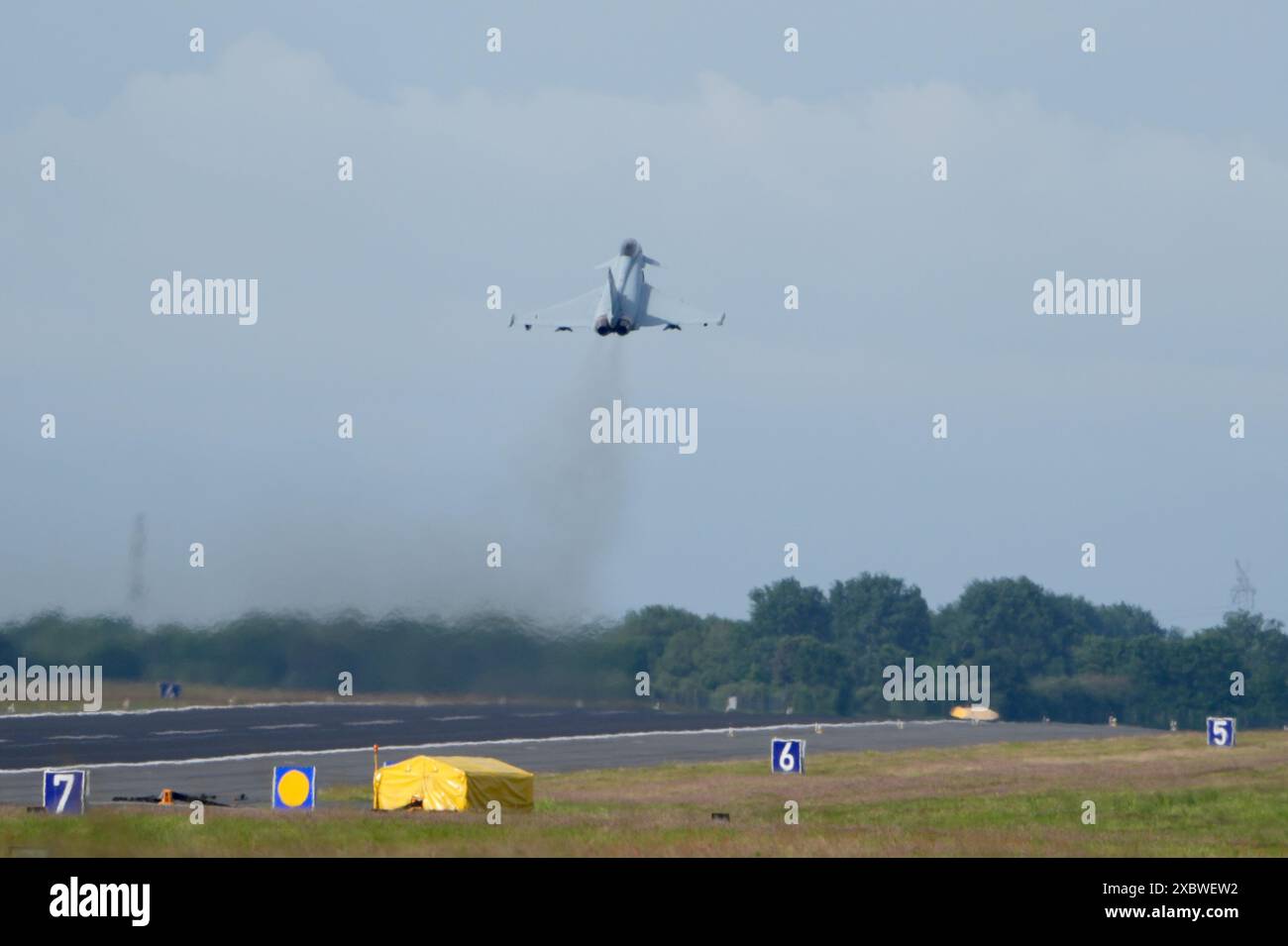 Jagel, Germany. 11th June, 2024. A German Eurofighter fighter jet takes ...