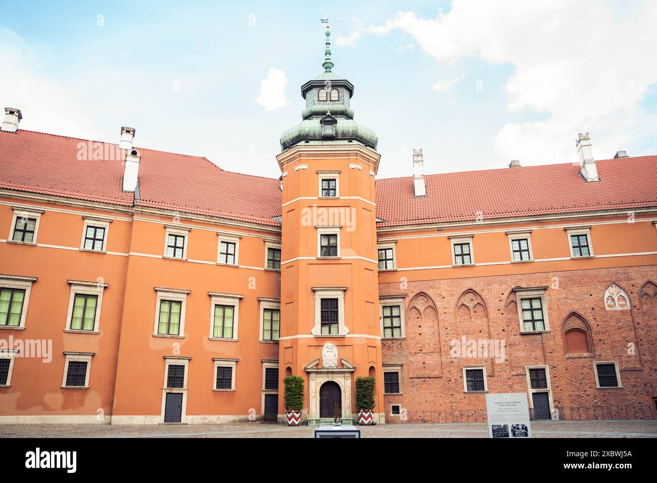 Modern bridge in warsaw hi-res stock photography and images - Alamy