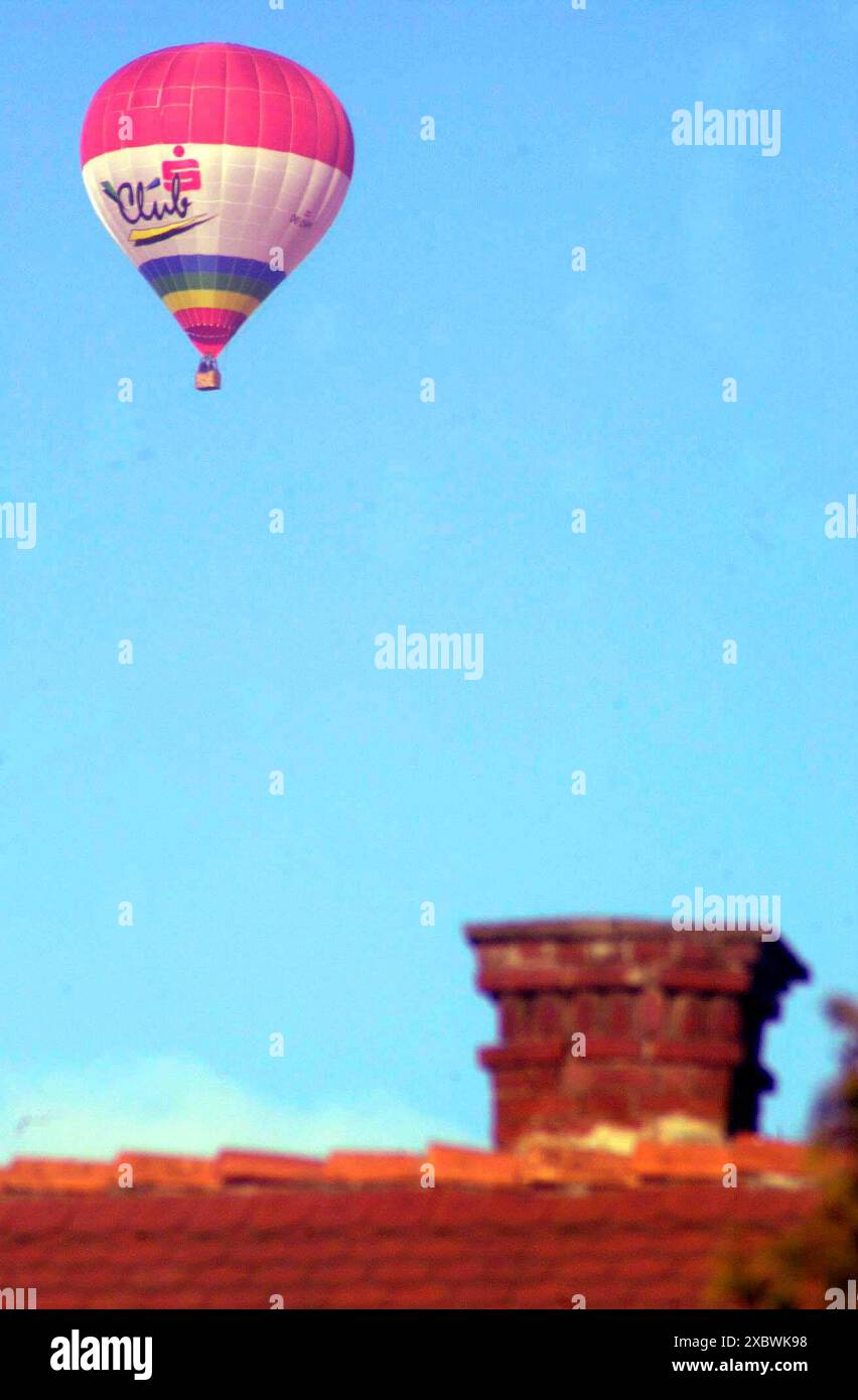 a hot air balloon with an envelope and a gondola hot air balloon with ...