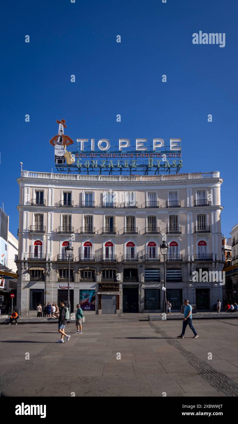 Tio Pepe sign on top of 11 plaza Puerta del Sol, Madrid, Spain Stock ...