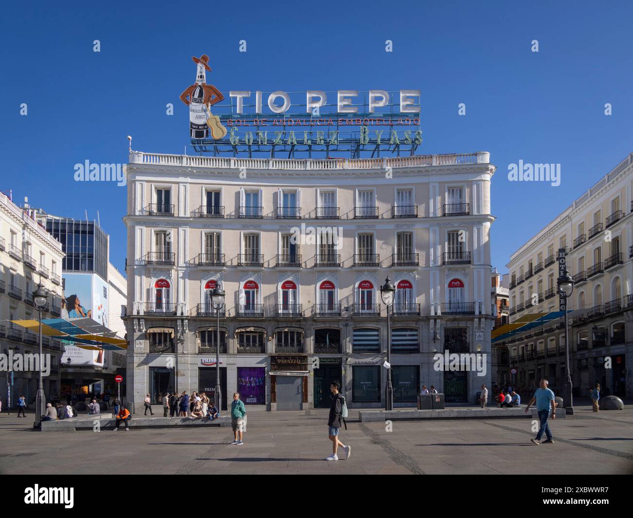 Tio Pepe sign on top of 11 plaza Puerta del Sol, Madrid, Spain Stock ...