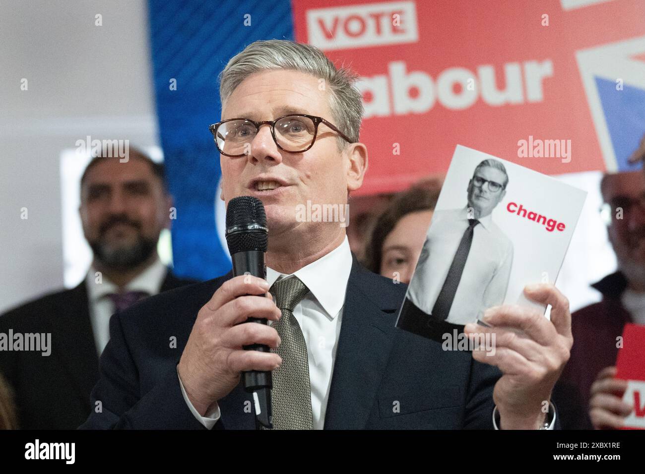 Labour party 2024 general election manifesto hi-res stock photography ...