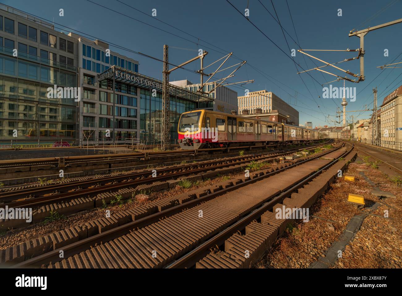 Sbahn train hi-res stock photography and images - Alamy