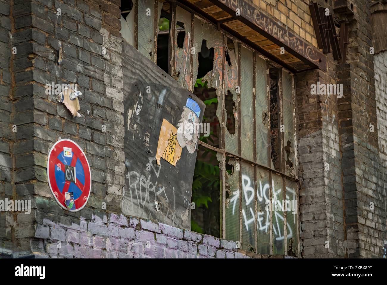 Place for fun and clubs near Warschauer Strasse train station in Berlin ...