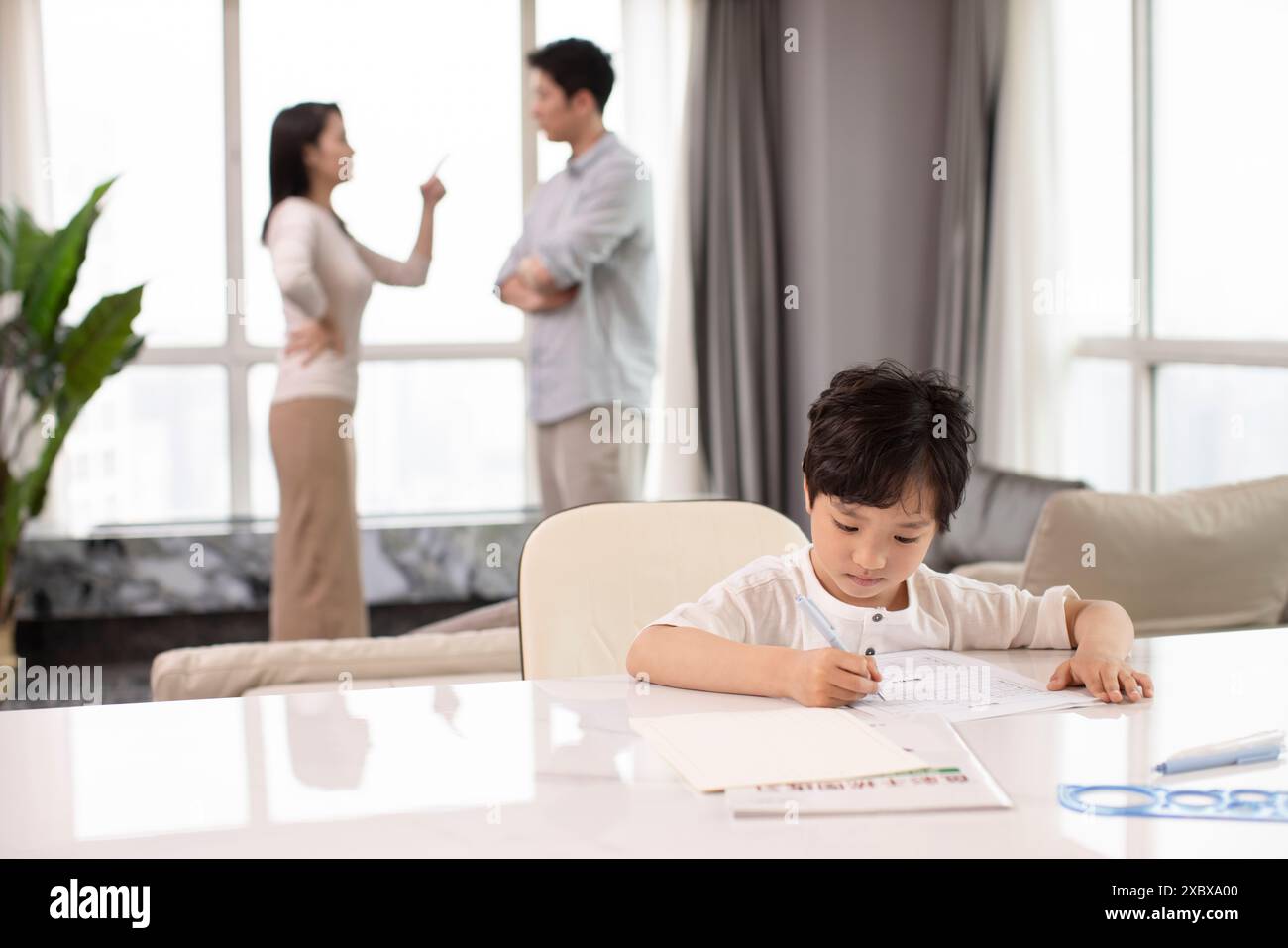 Bad parenting hi-res stock photography and images - Alamy