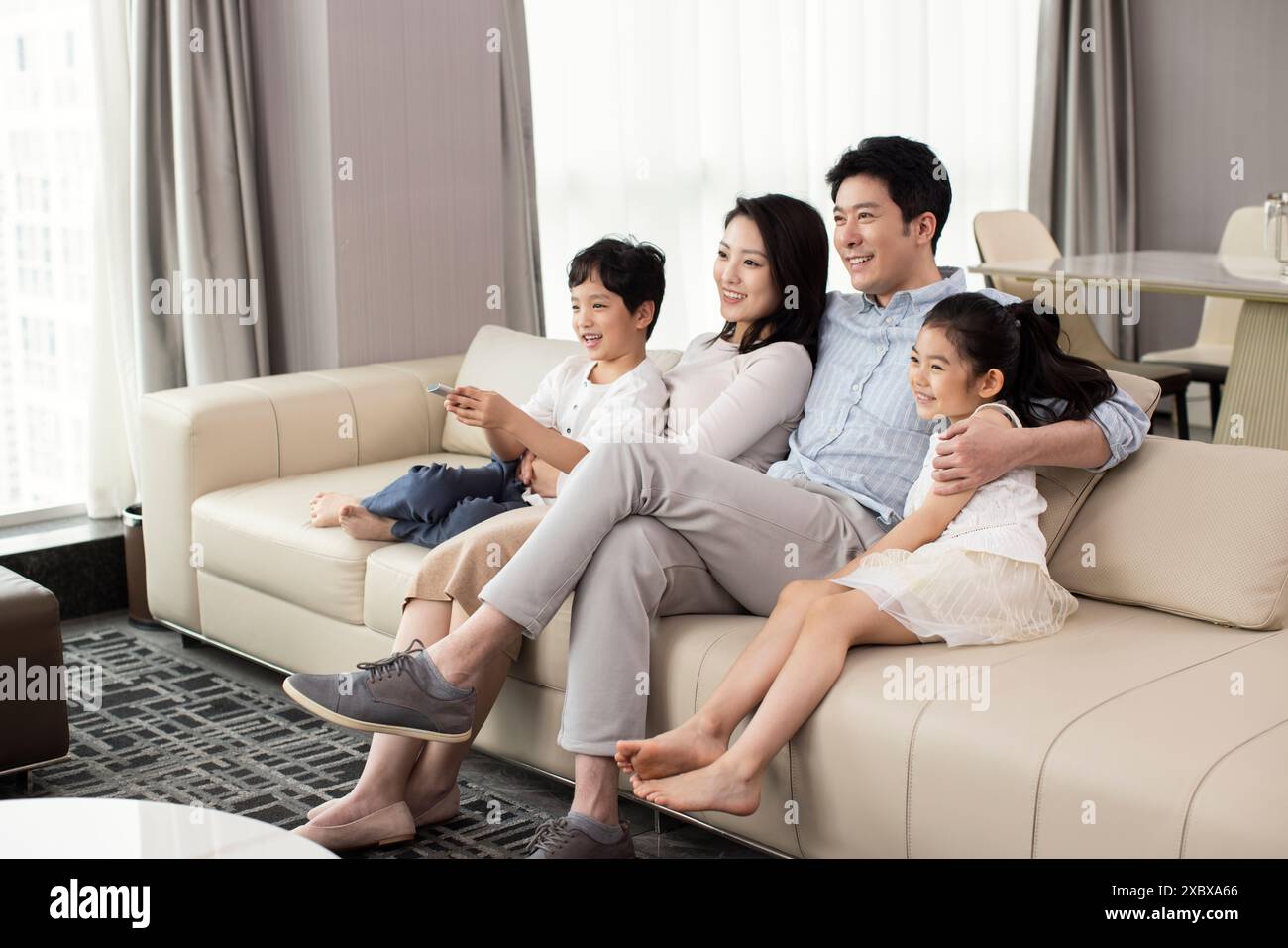 Asian mother daughter watching tv hi-res stock photography and images - Alamy
