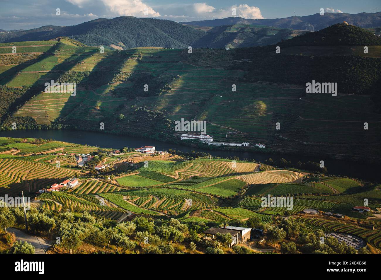 River through douro valley hi-res stock photography and images - Alamy