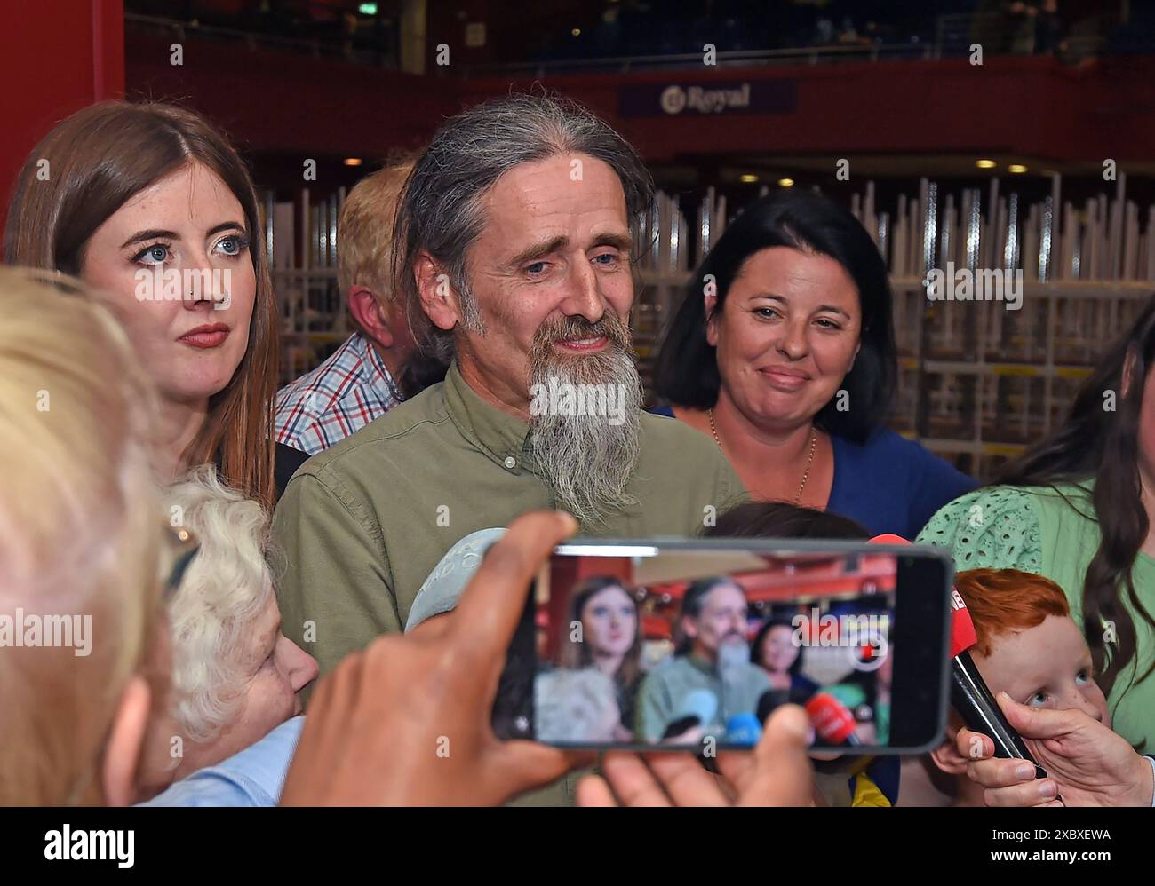 Luke 'Ming' Flanagan (centre) is elected at TF Royal Theatre in ...