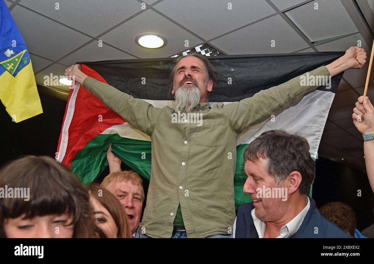 Luke 'Ming' Flanagan is elected at TF Royal Theatre in Castlebar for ...