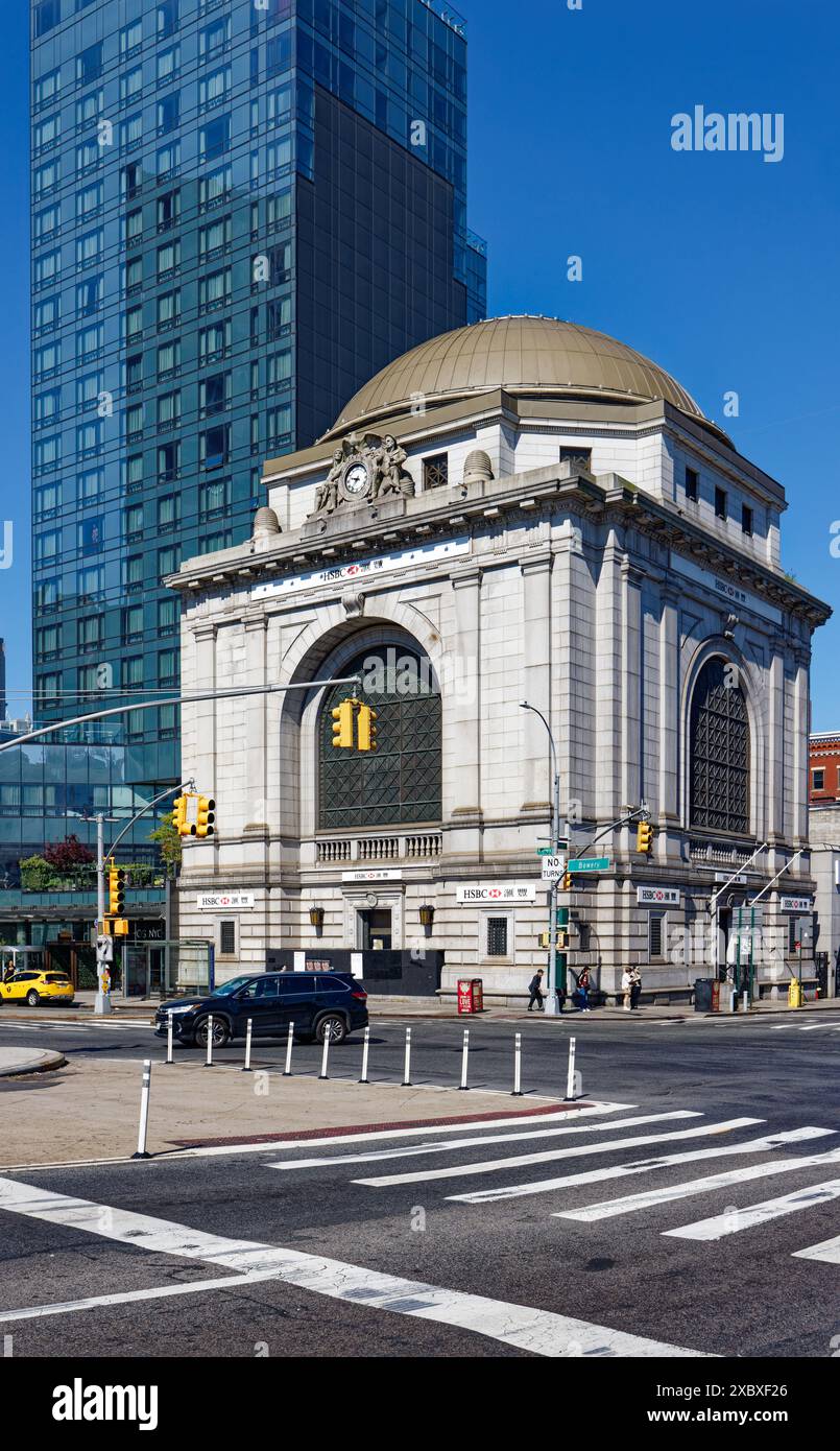 NYC Chinatown: NYC landmark Citizen’s Savings Bank, now occupied by ...