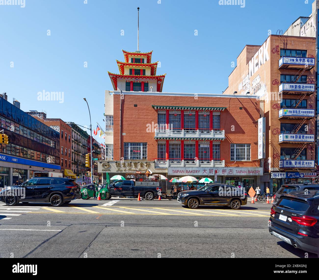 NYC Chinatown: Poy Gum Lee designed On Leong Tong Building (Merchants ...