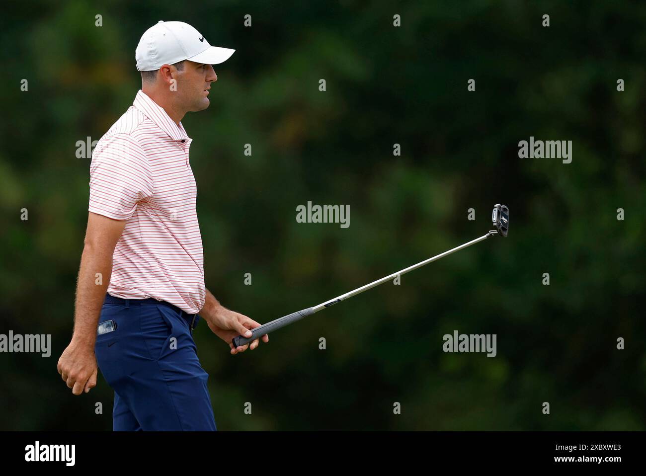 Pinehurst, United States. 13th June, 2024. Scottie Scheffler walks off ...