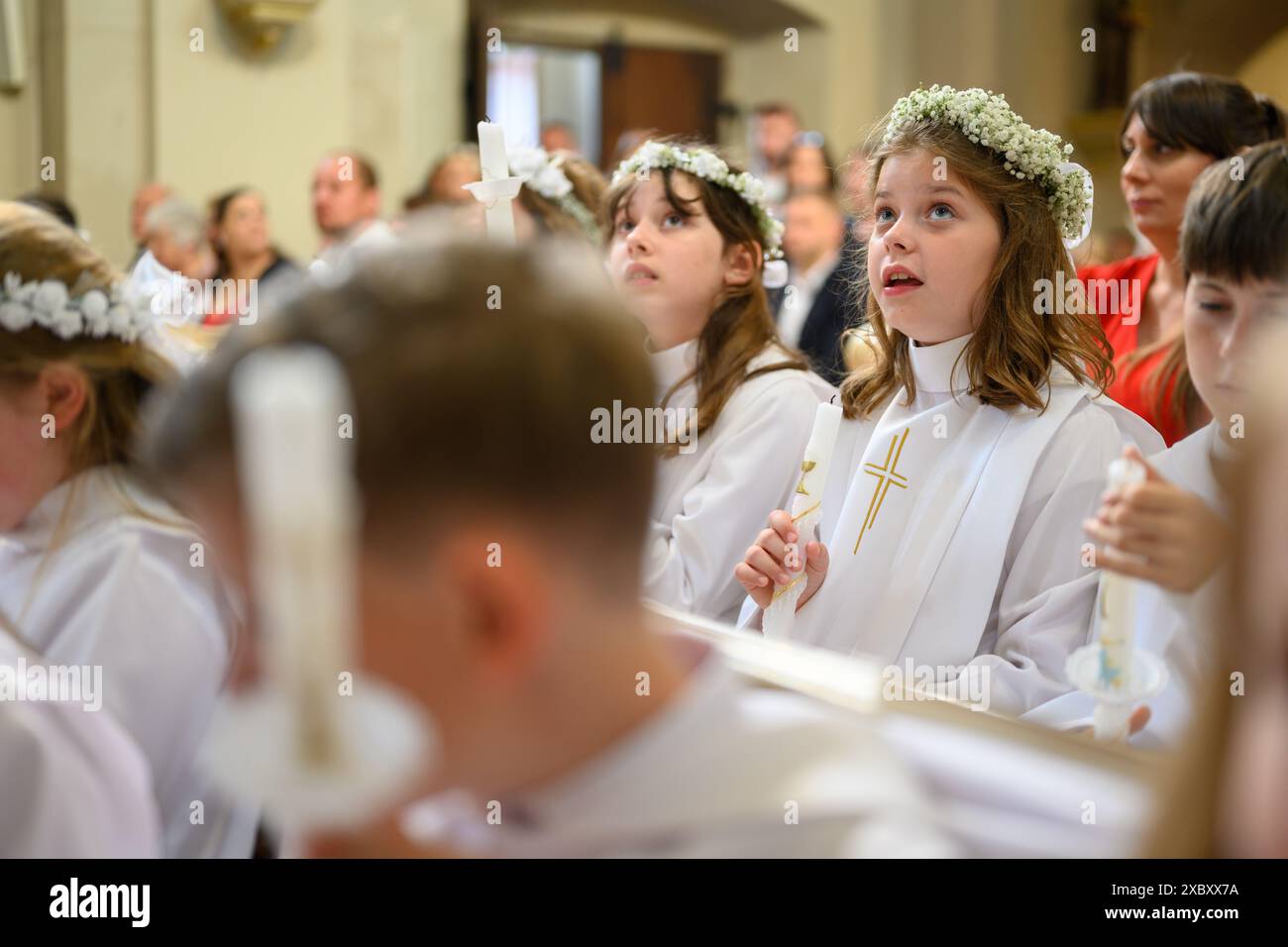 First communion children hi-res stock photography and images - Alamy