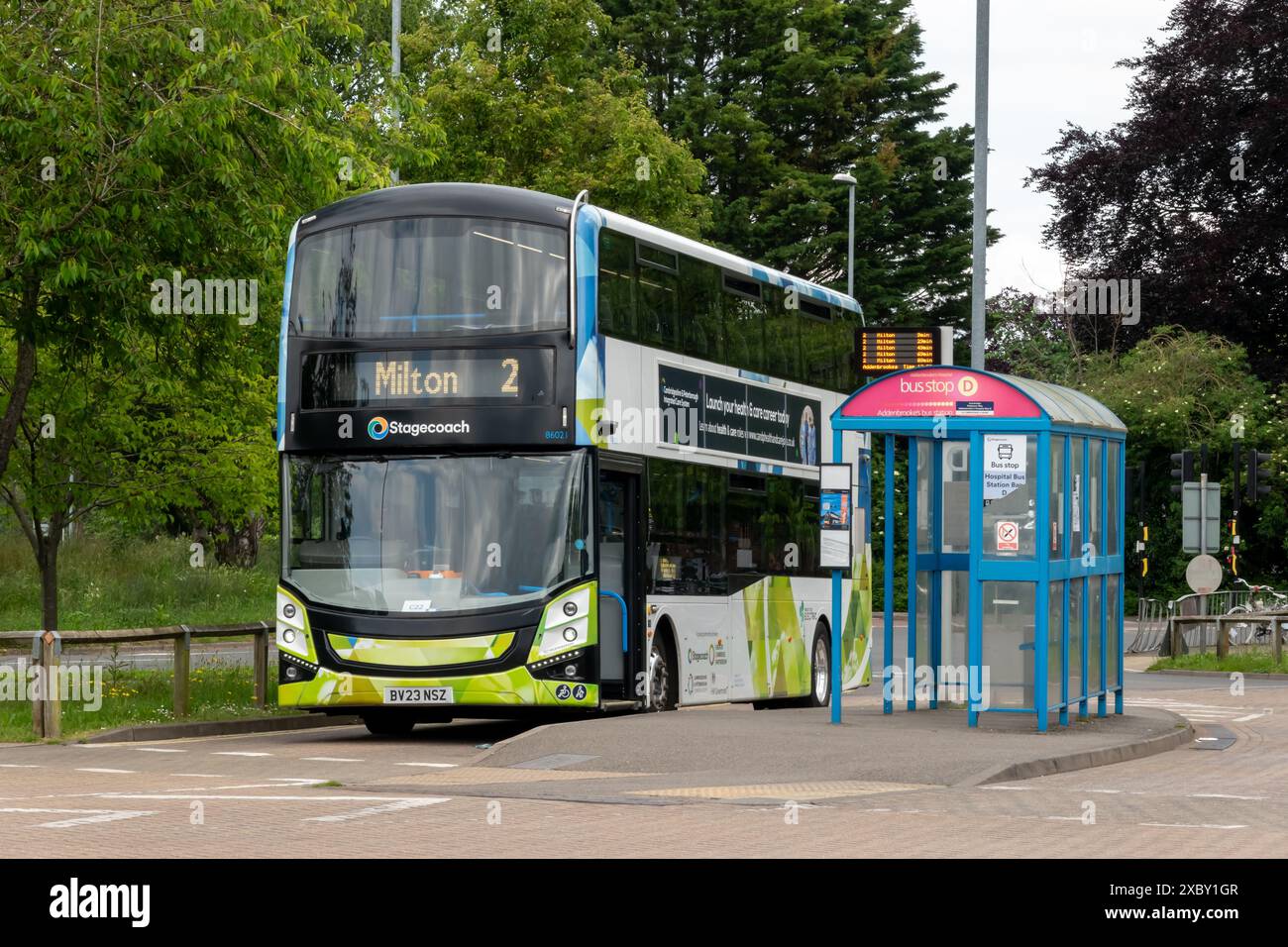 Electronic bus stop sign hi-res stock photography and images - Alamy