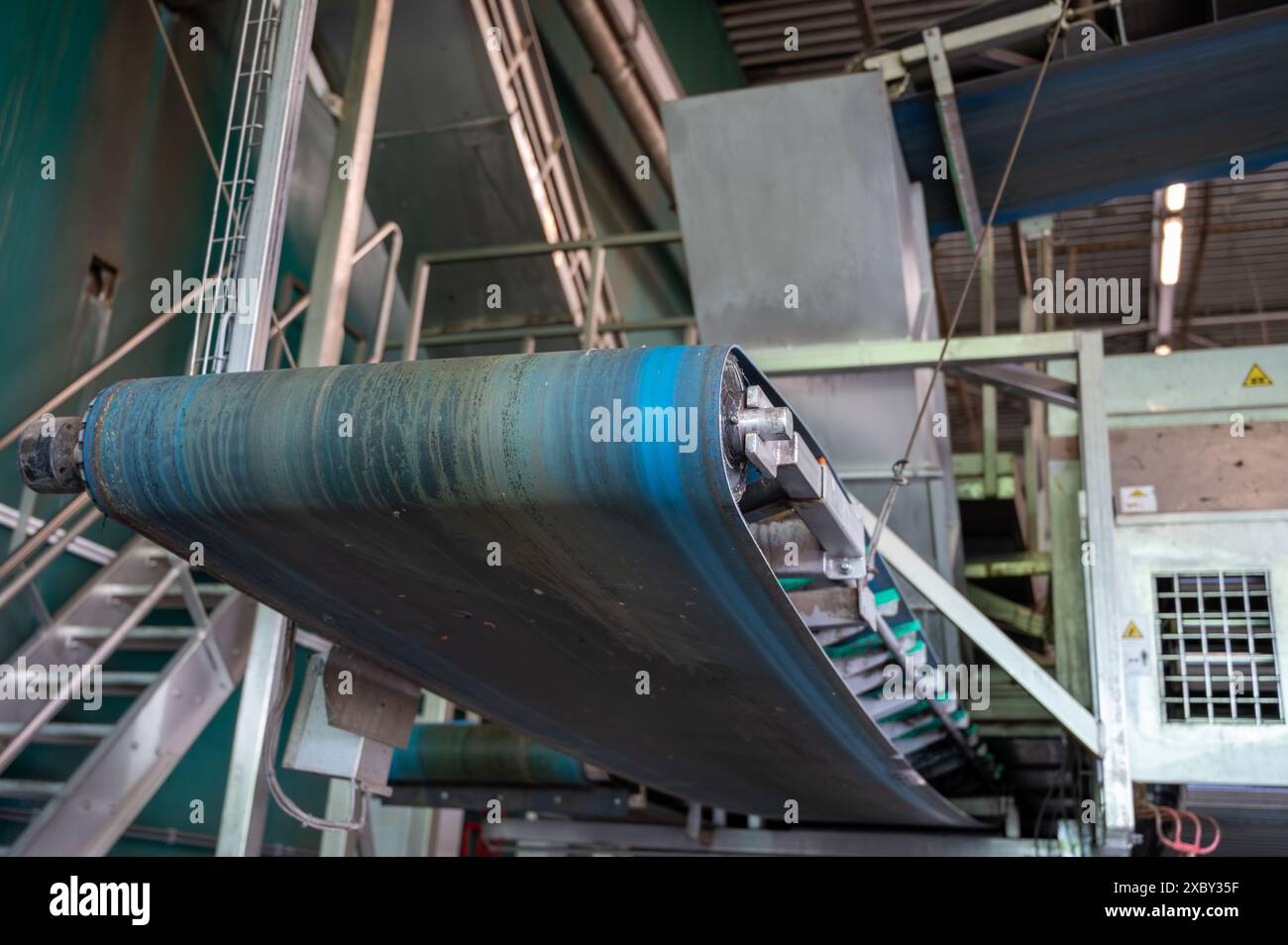 Automatic washing line processing vegetables hi-res stock photography ...