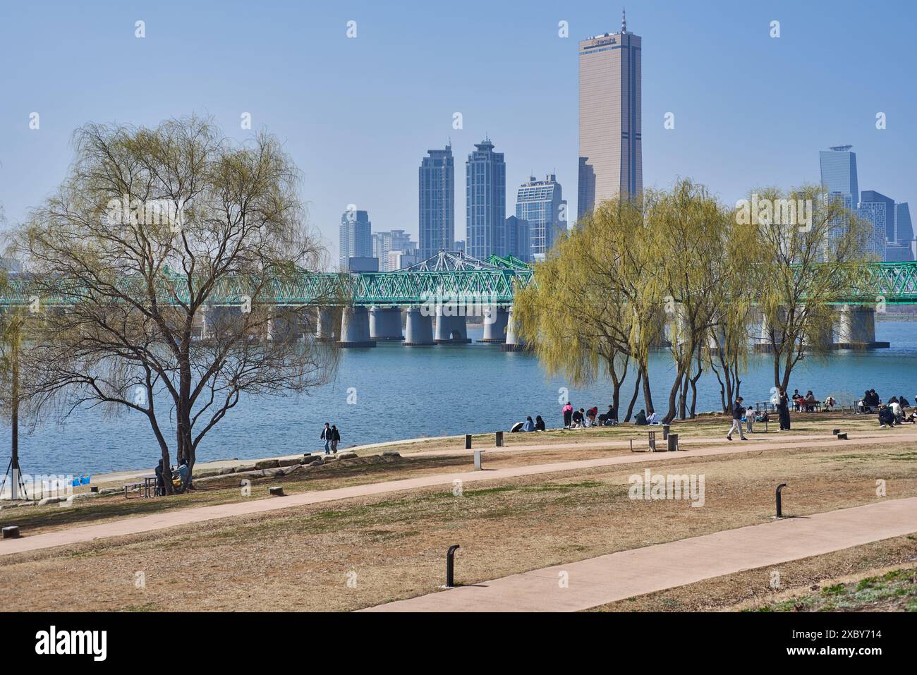 Han river Hangang and urban cityscape of Seoul, capital of South Korea ...