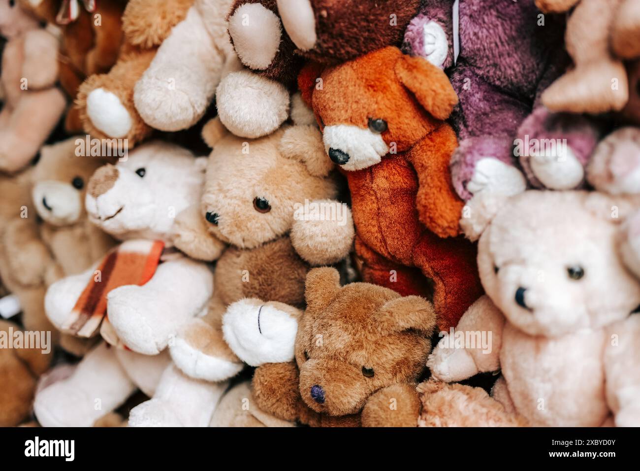 Teddy bears texture. bears toys background in brown, white, beige and ...