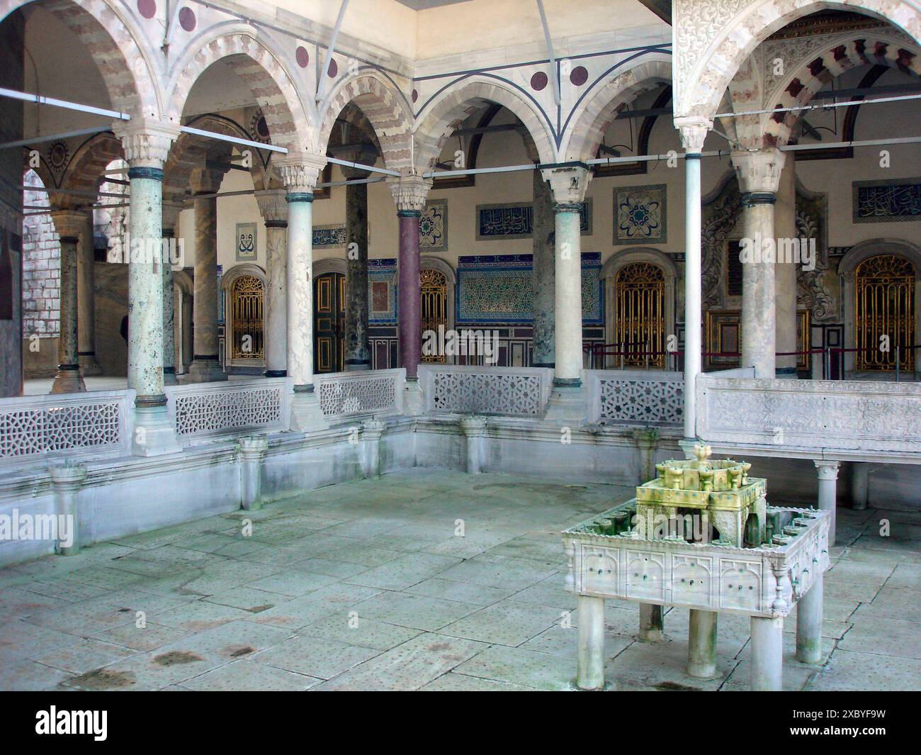 the topkapi Palace Museum in istanbul is world famous the topkapi ...