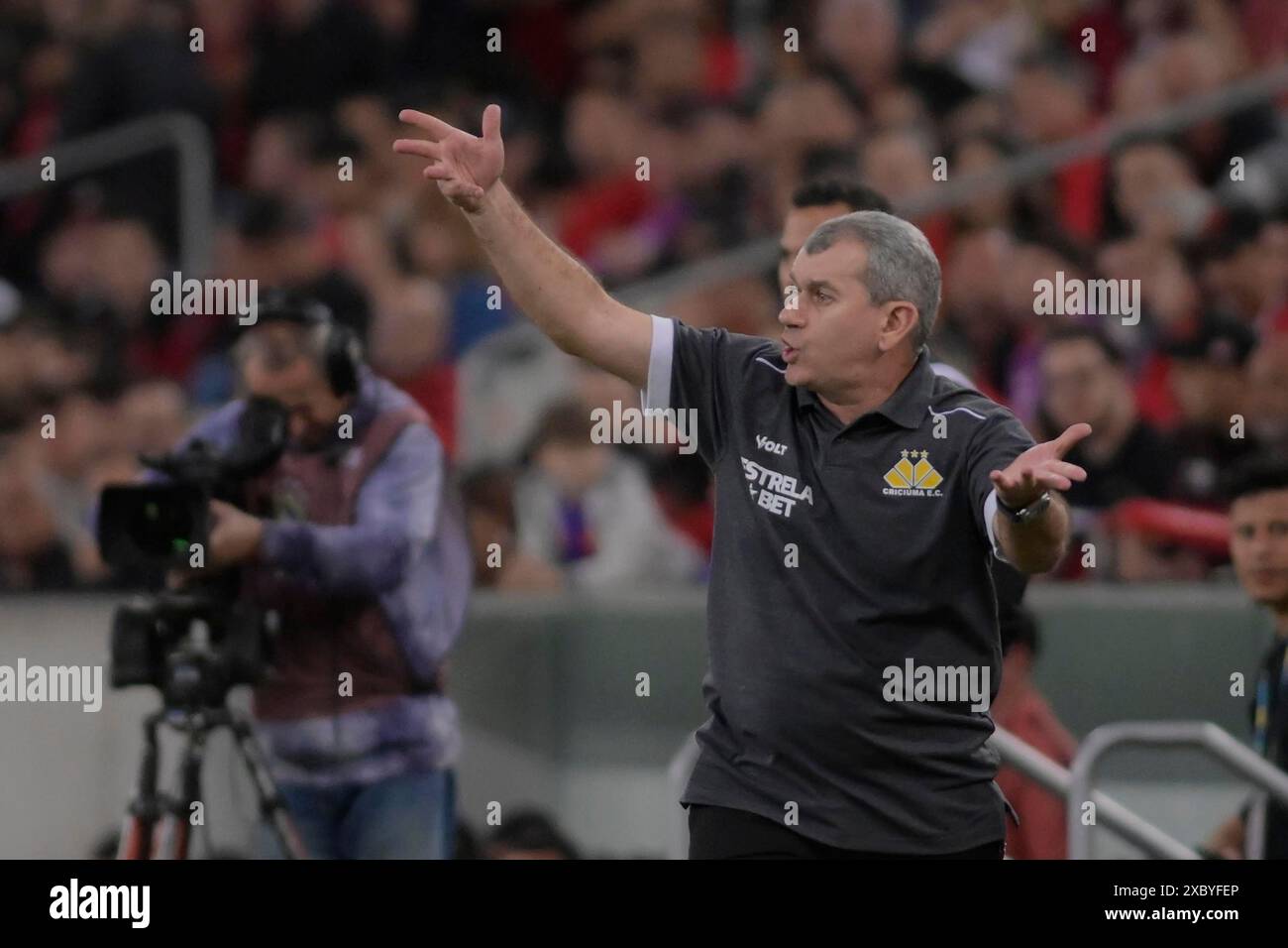 Curitiba, Brazil. 13th June, 2024. Coach Cláudio Tencati during ...