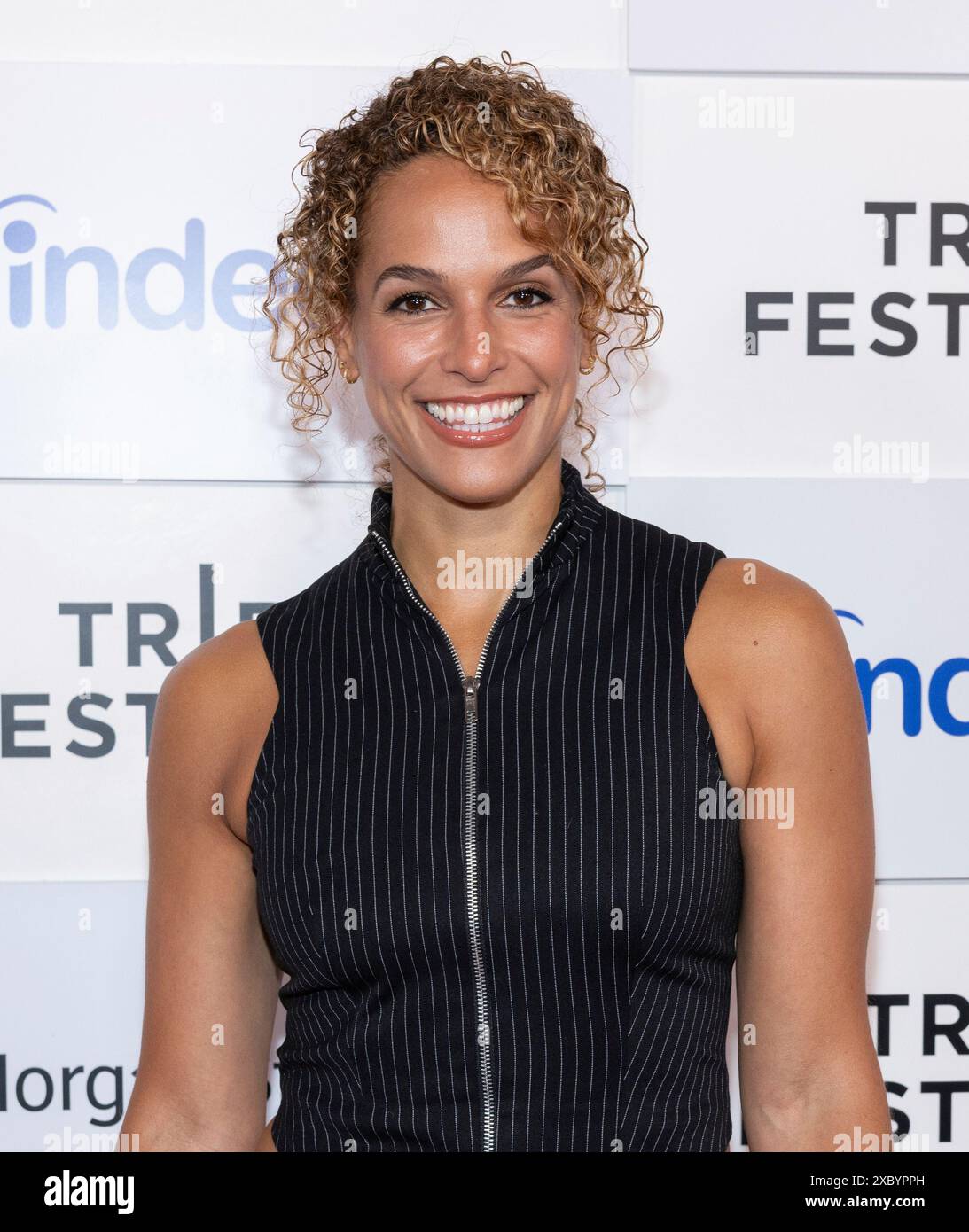 Jessica Sims attends the "In the Arena: Serena Williams" premiere ...