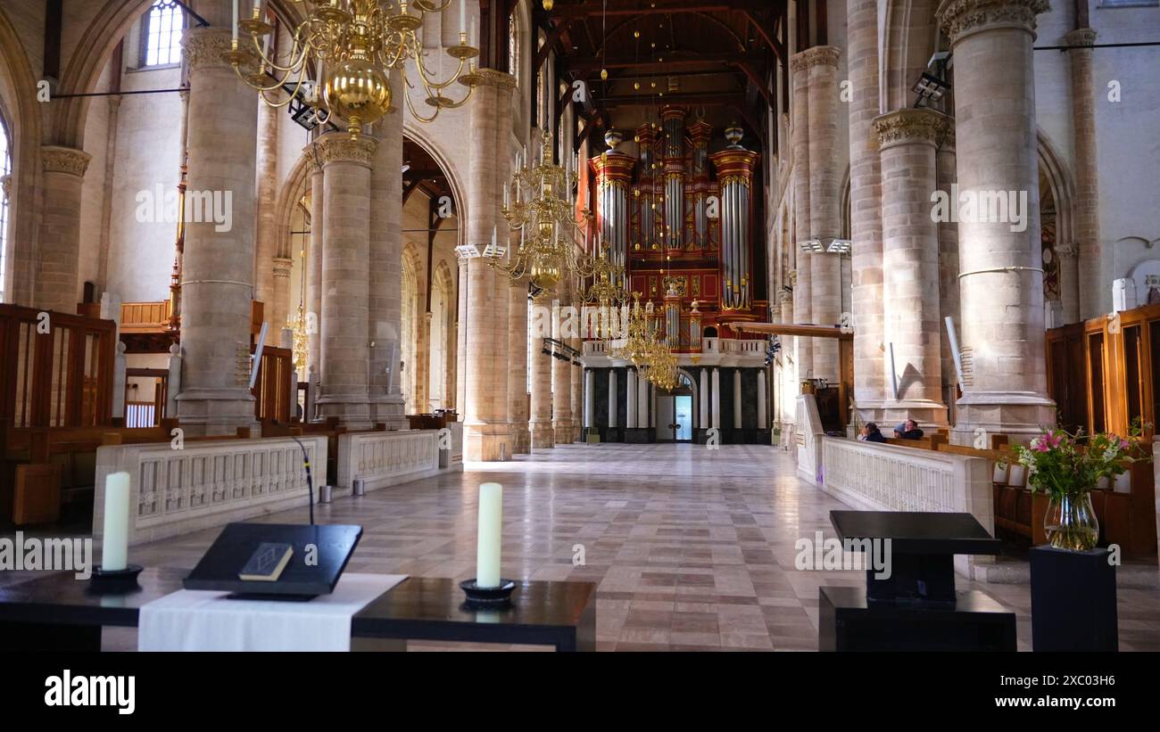 Gothic windows hallway hi-res stock photography and images - Alamy