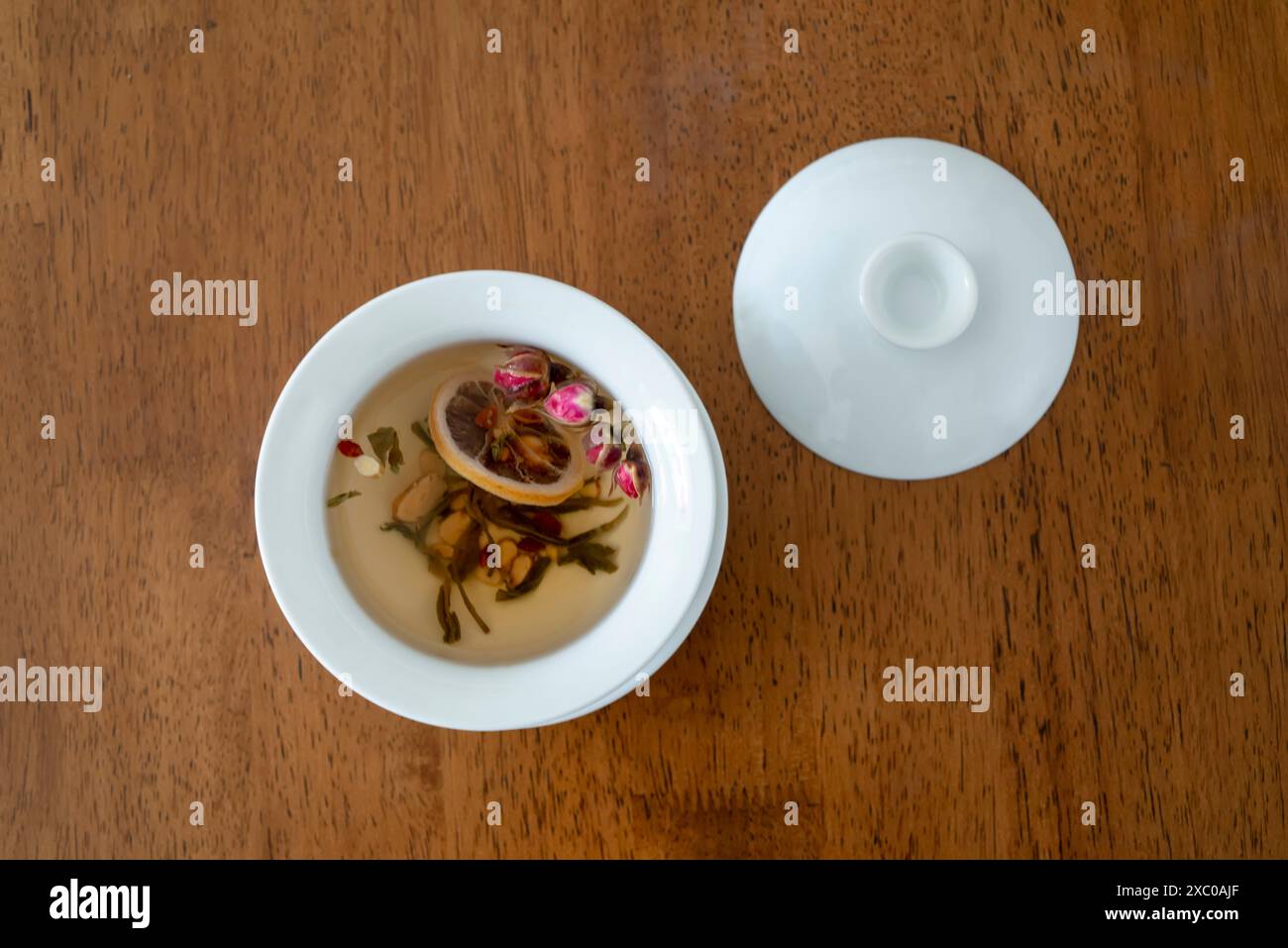 Close-up Lemon Rose Tea. Vertical shooting Stock Photo - Alamy